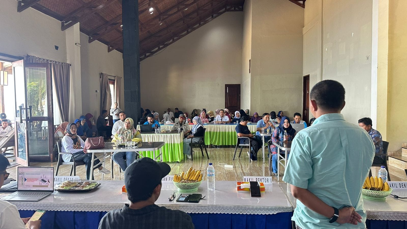 FIP UNG Gelar Rapat Kerja, Mantapkan Persiapan Program Kerja 2024 - FIP UNG